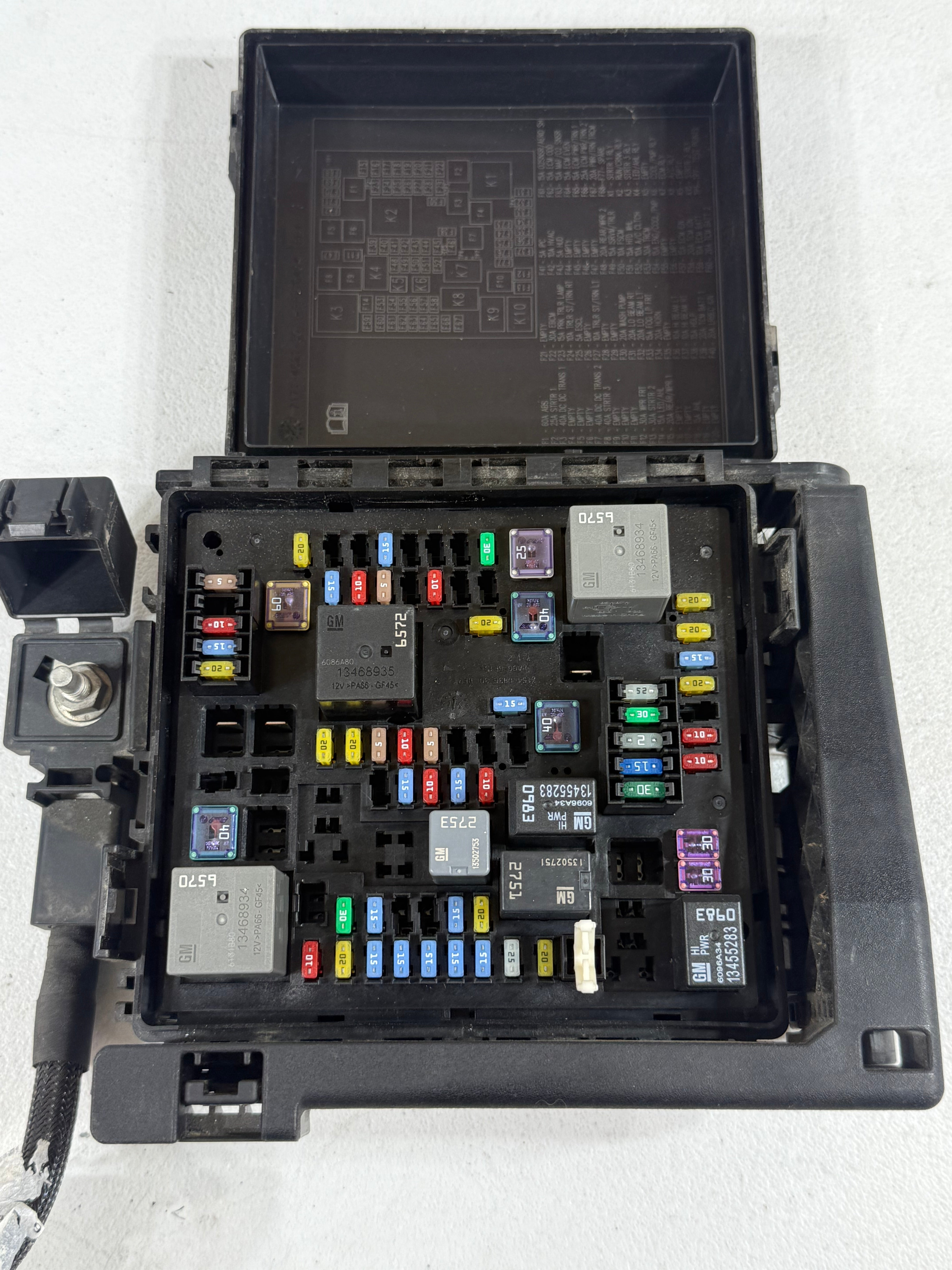 2017-2019 GMC Acadia Engine Fuse Box Relay Junction Block OEM 84003373 ...
